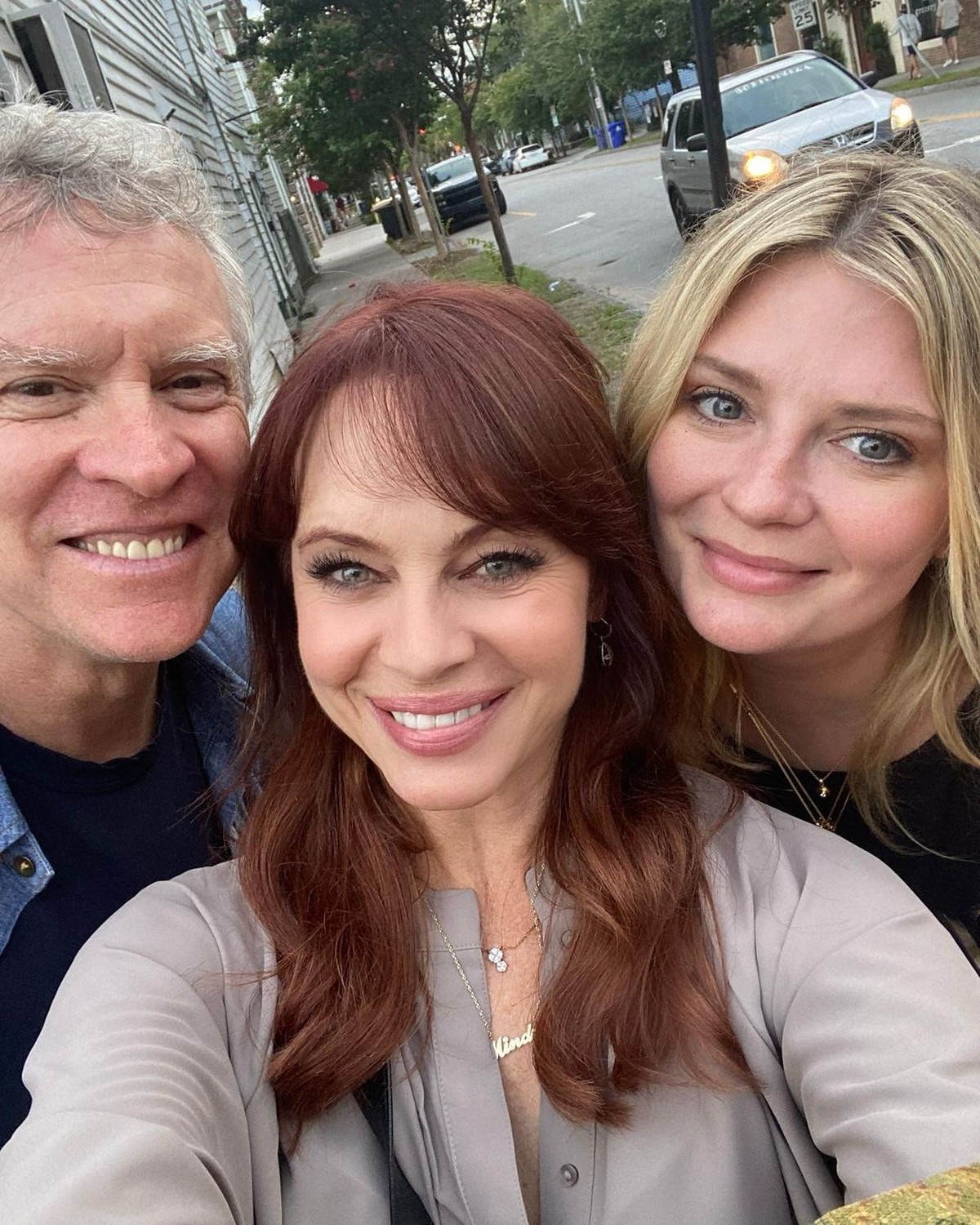 Elenco de 'The OC' reaparece em selfie
