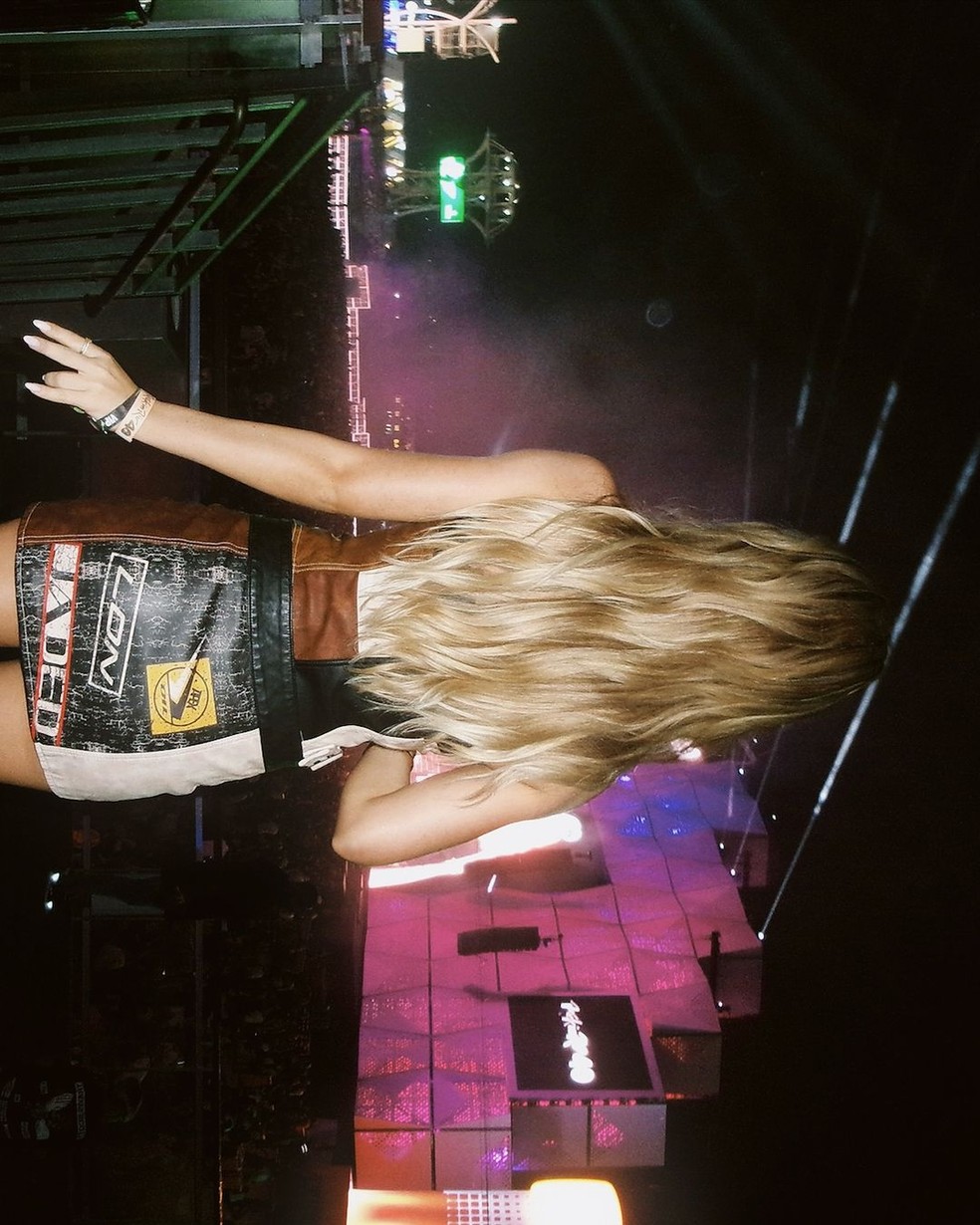 Jade Picon abre álbum de fotos no Rock in Rio e surge curtindo show de ...