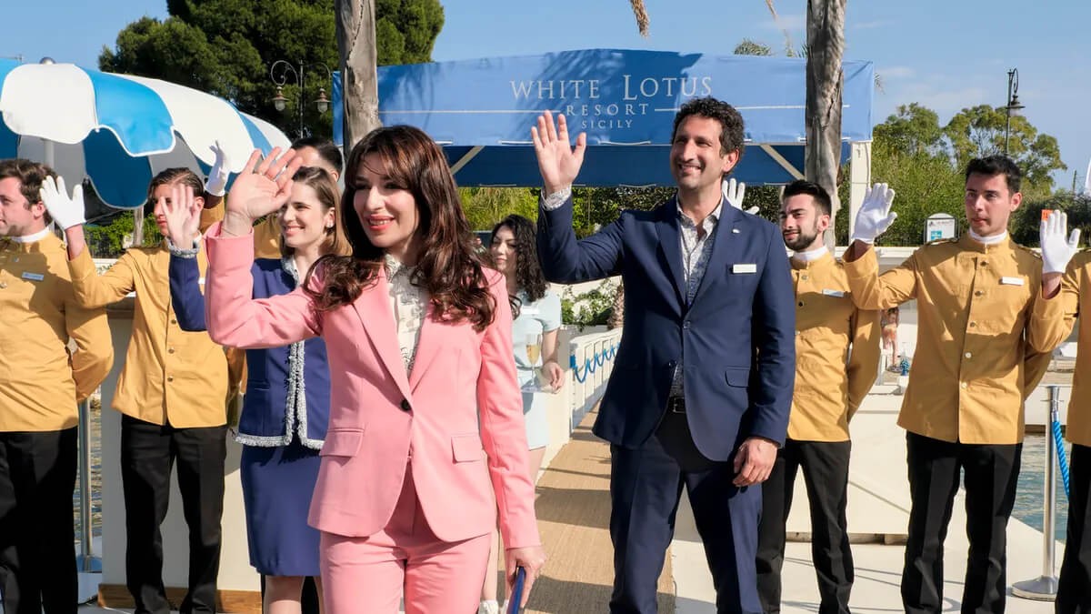 La stagione 3 di White Lotus è ufficialmente iniziata - e con 13 nuovi personaggi nel cast ...