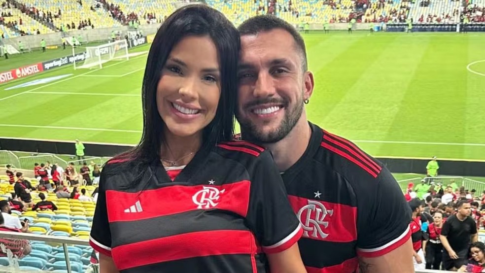 Ivy Moraes posta clique romântico com Arthur Picoli no Caribe