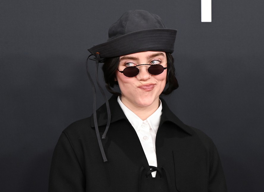 Grammy 2025: Billie Eilish surge no tapete vermelho
