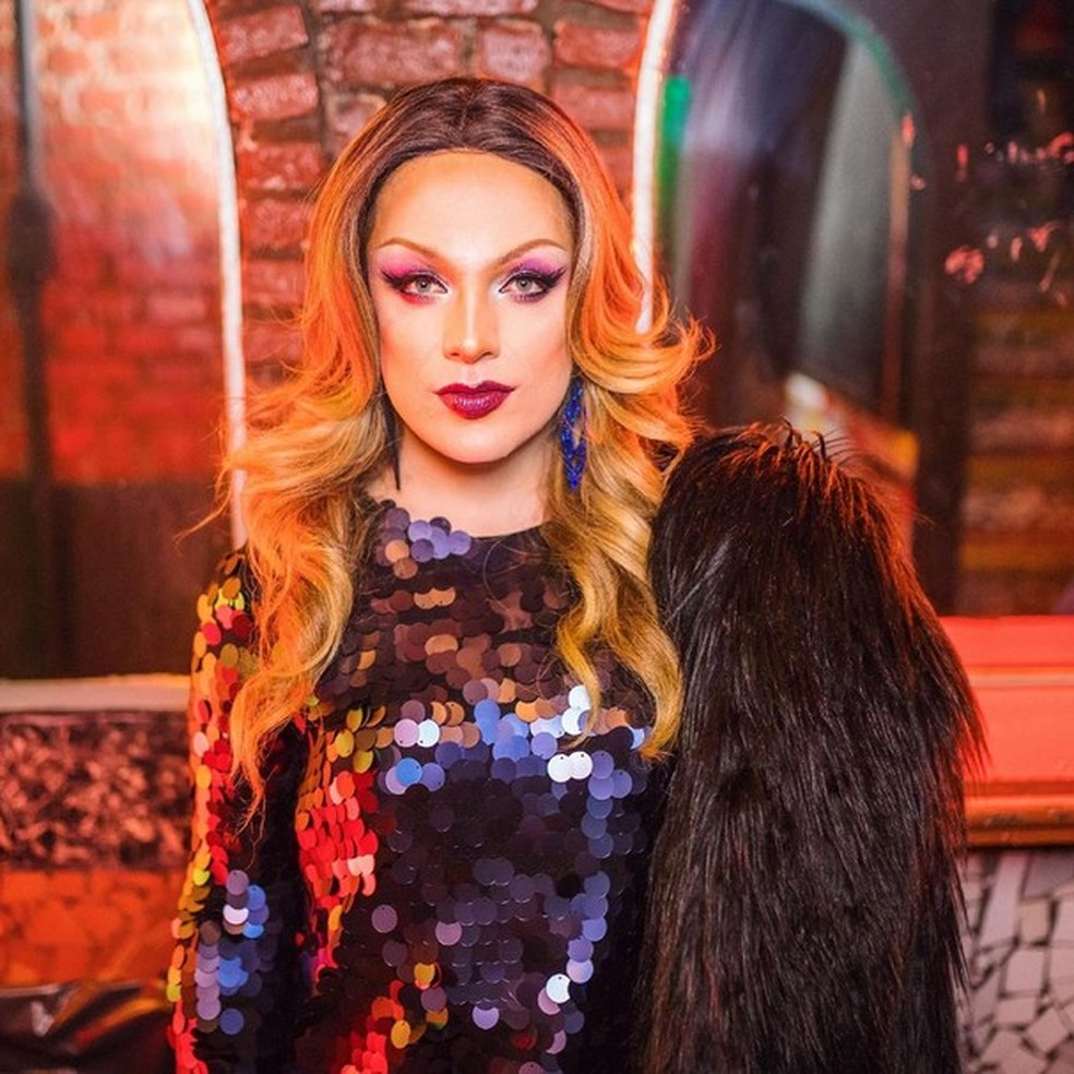 Você sabe a origem da maquiagem drag queen?