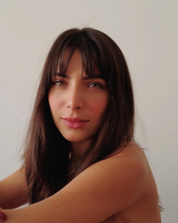 Rayssa Bratillieri radicaliza visual e arranca elogios em cliques de topless