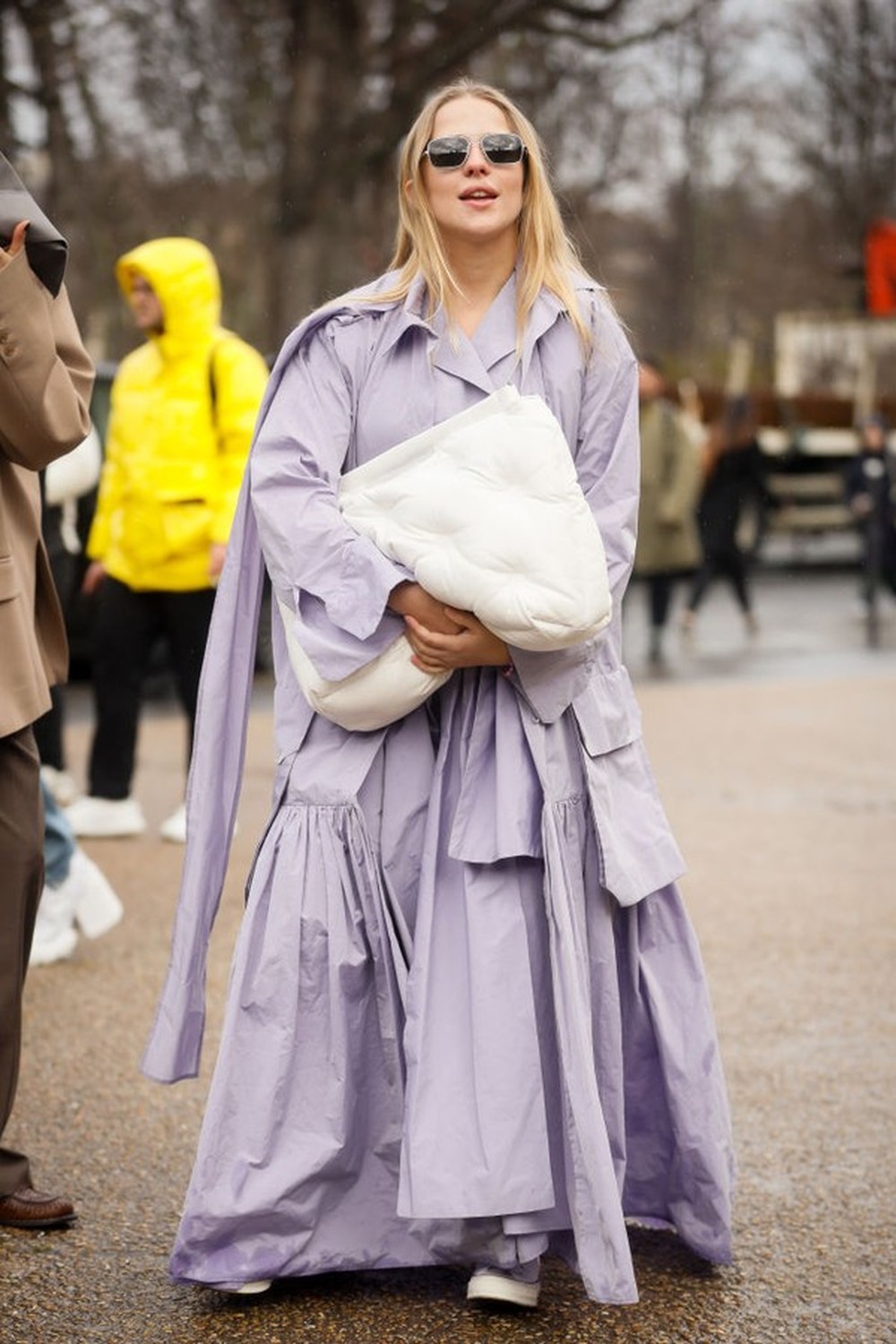 Lavanda: inspire-se nesta seleção de looks com a cor queridinha da estação