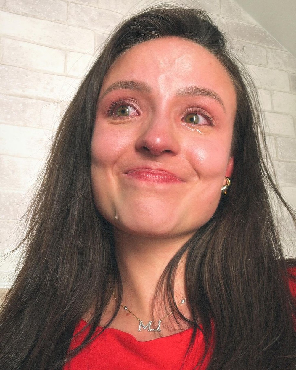 Larissa Manoela publica fotos emocionada e seguidores brincam ...