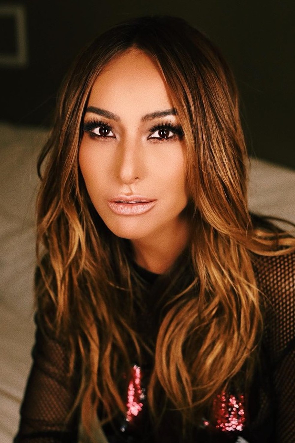 Sabrina Sato posta foto em que aparece sem pinta na testa e diz: 'Sou ...