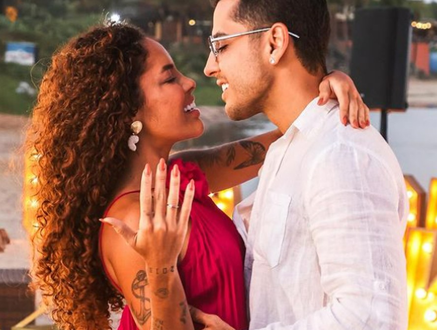 Noiva! Kevin Jonny pede Sthe Matos em casamento com cerimônia luxuosa