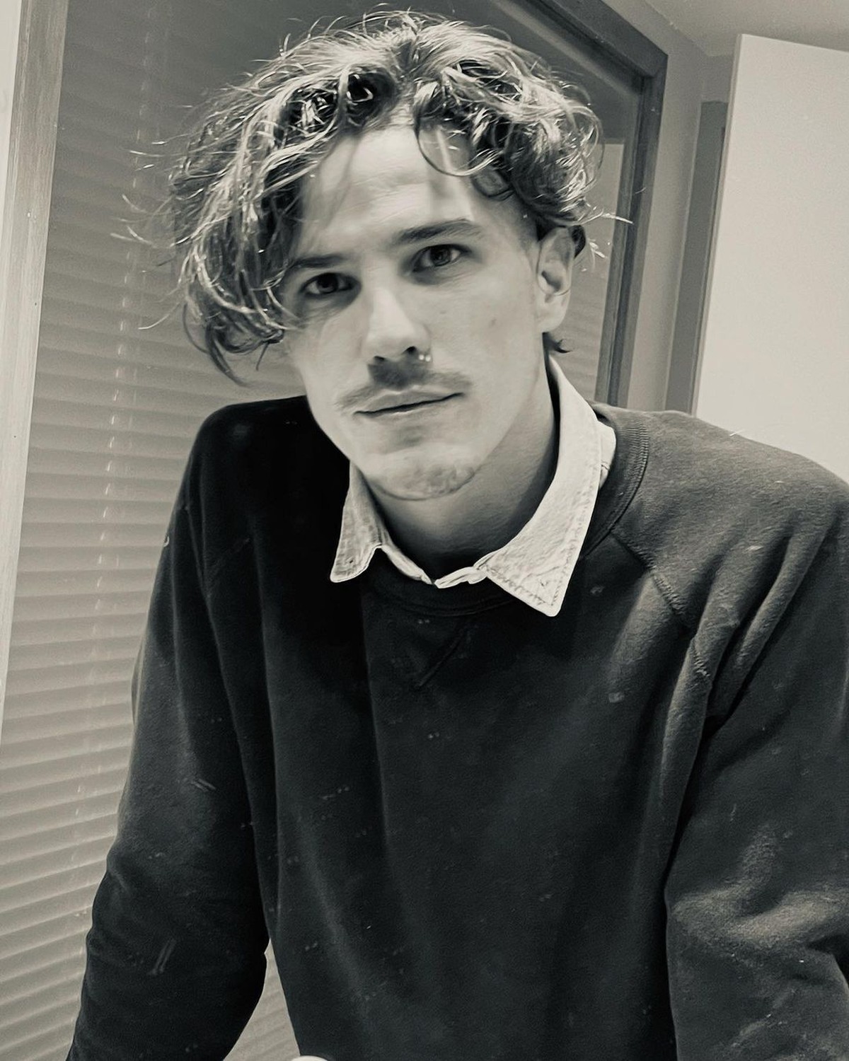 Romulo Arantes posta cliques e ganha elogio da namorada