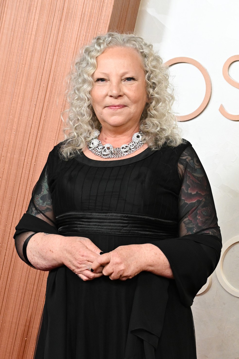 Oscar 2025: cabelos grisalhos e brancos roubam a cena no tapete vermelho