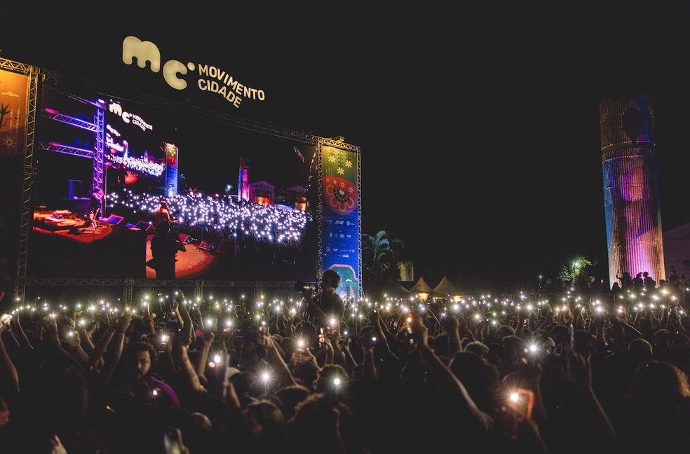 O que fazer no fim de semana? Glamour indica '4ª temporada de Emily in ...