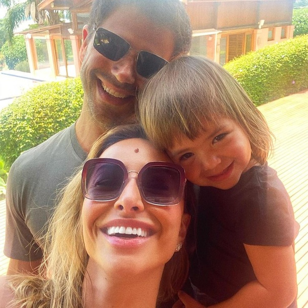 Sabrina Sato compartilha cliques de viagem em família