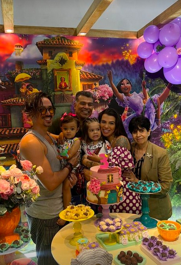 Maurício Mattar celebra gravidez de Petra Mattar durante aniversário da ...