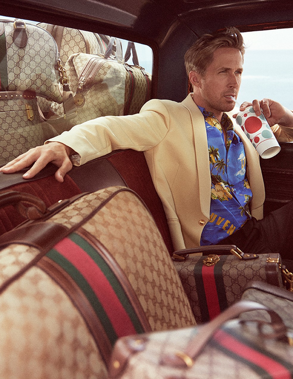 Ryan Gosling estrela campanha de nova coleção de malas da Gucci