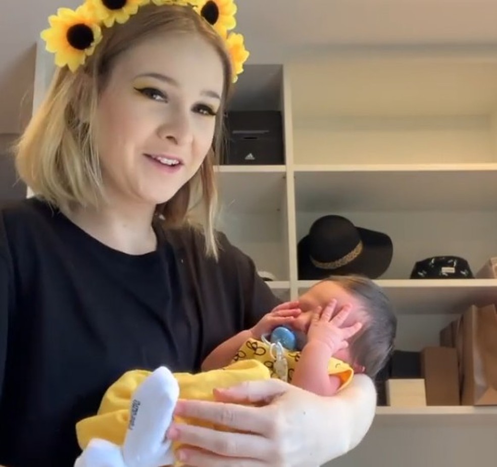 Sammy Lee mostra vídeo divertido com Jake: 'Tô com vergonha mãe'