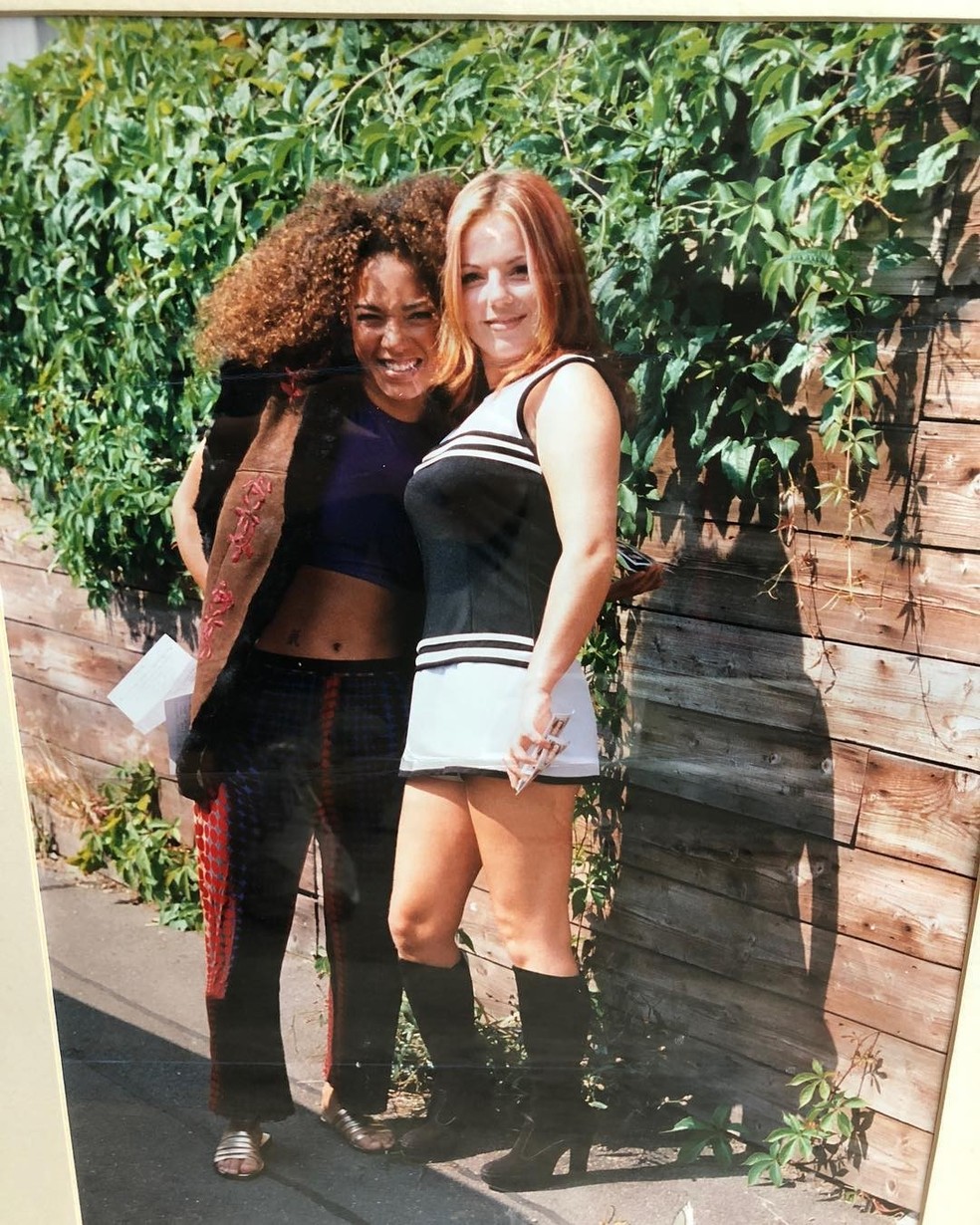 No aniversário de Mel B, Geri Halliwell abre baú de fotos: 'Antes de ...