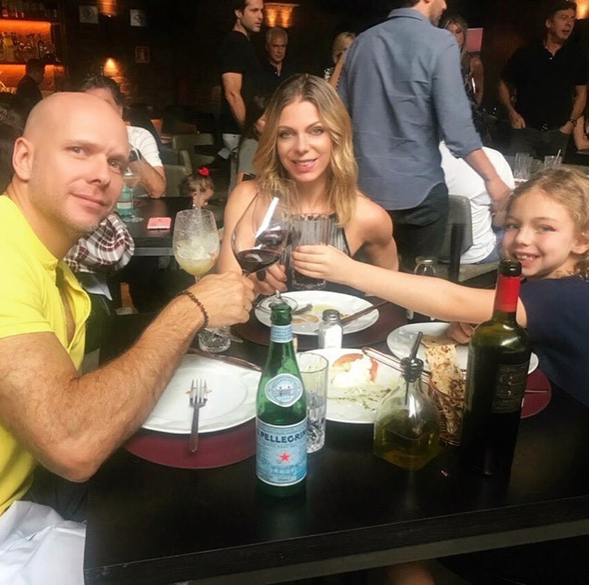 Sheila Mello compartilha foto com Fernando Scherer e desativa comentários