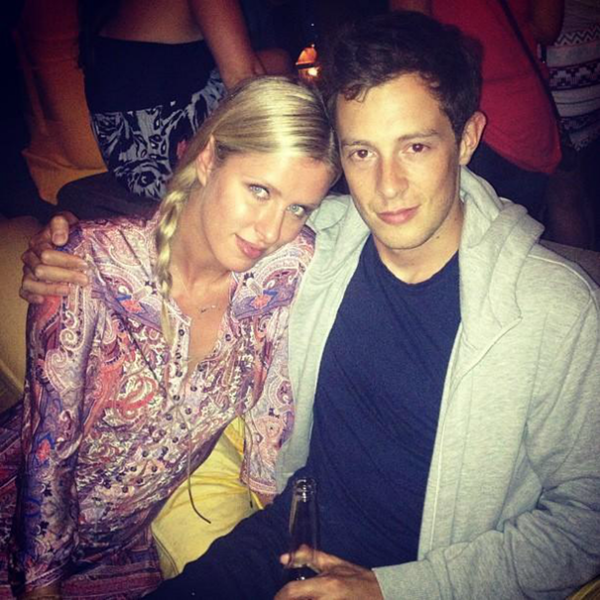 Nicky Hilton está noiva do banqueiro James Rothschild