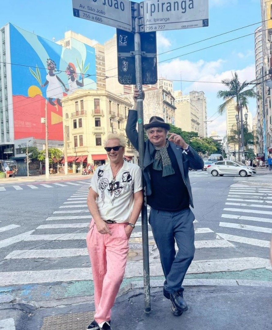 Supla leva Pete Doherty para a esquina mais famosa do Brasil