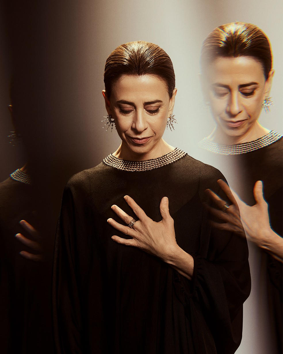 Academia posta Fernanda Torres e declara: 'Mãe'