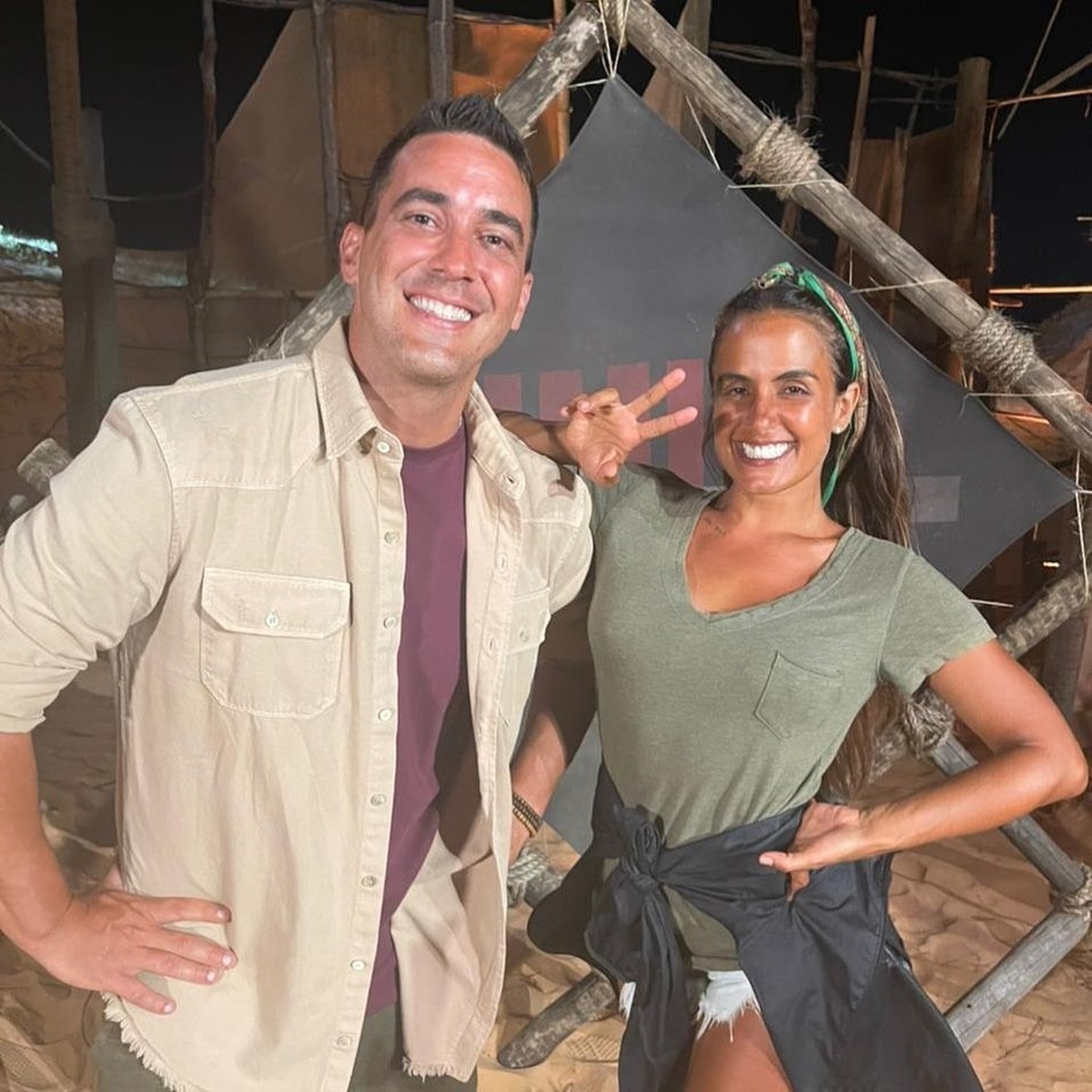 Carol Peixinho aparece com pet de André Marques e fãs shippam casal