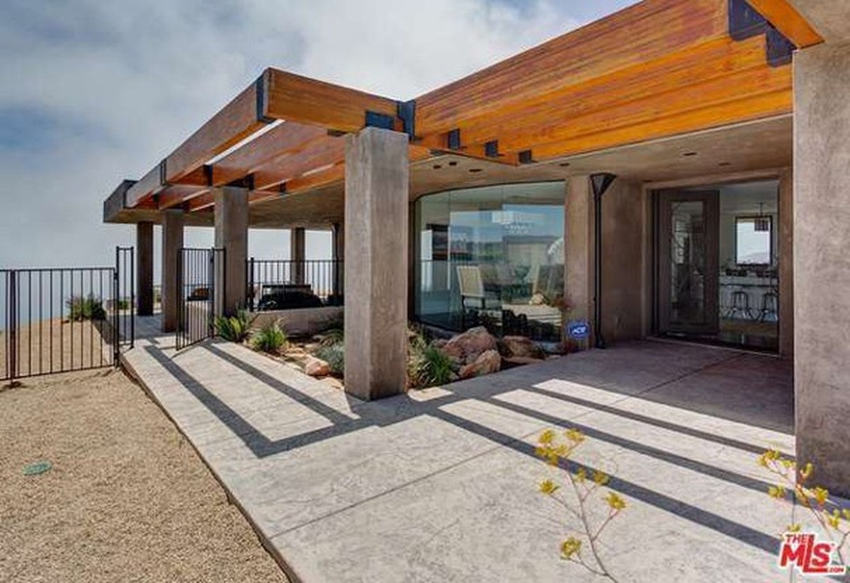 Espie a casa de Caitlyn Jenner em Malibu, Califórnia