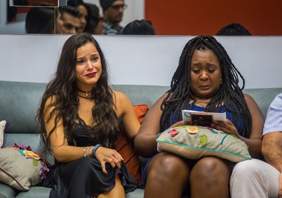 BBB17: Roberta diz que quer ser amiga de Emilly e se defende da ...