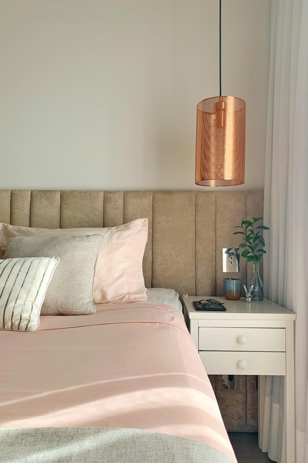 Rose gold em casa: 8 formas de usar a tendência de decoração
