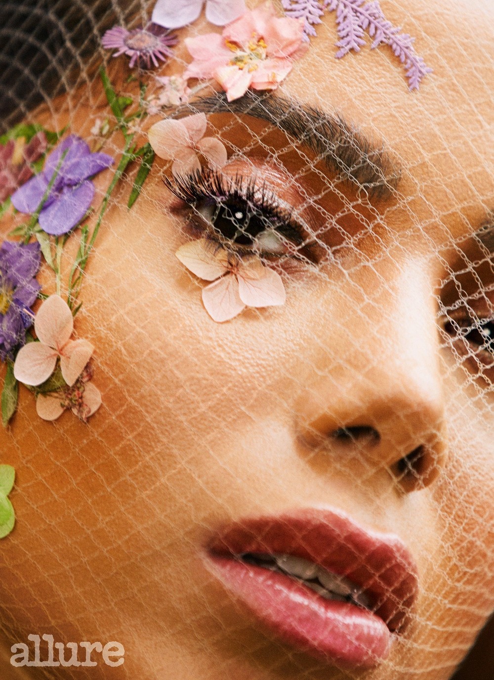 Anitta fala sobre relação com cirurgia plástica: 'gosto de mudar'