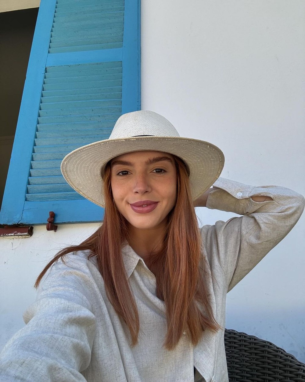 Em clima de romance com o noivo, Giovanna Lancellotti abre álbum de ...