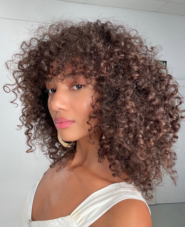 O corte “mouse” promete ser a tendência capilar favorita de 2025