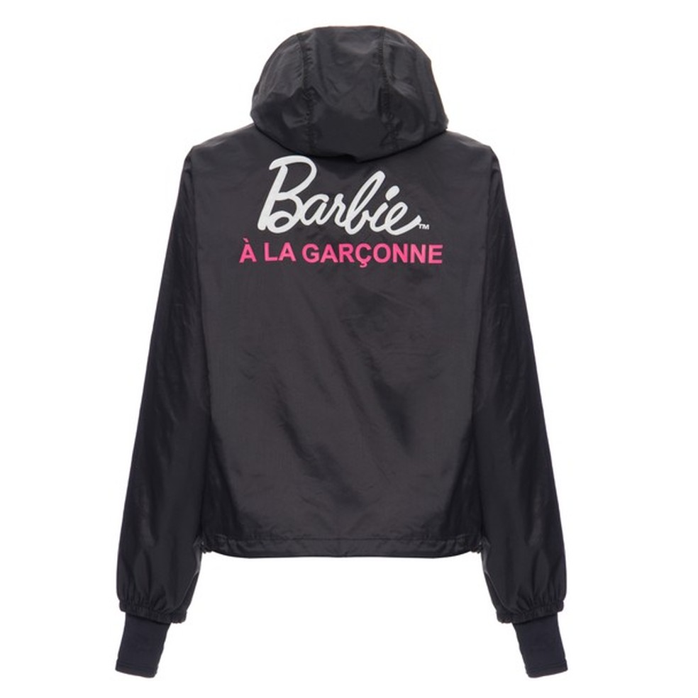 Barbie, Riachuelo e À La Garçonne lançam coleção empoderada e (muito) fofa