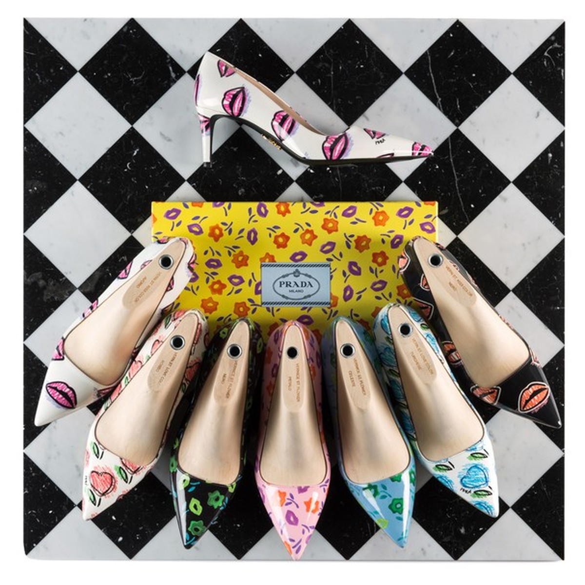 Alô, Cinderelas: Prada lança serviço de customização de sapatos