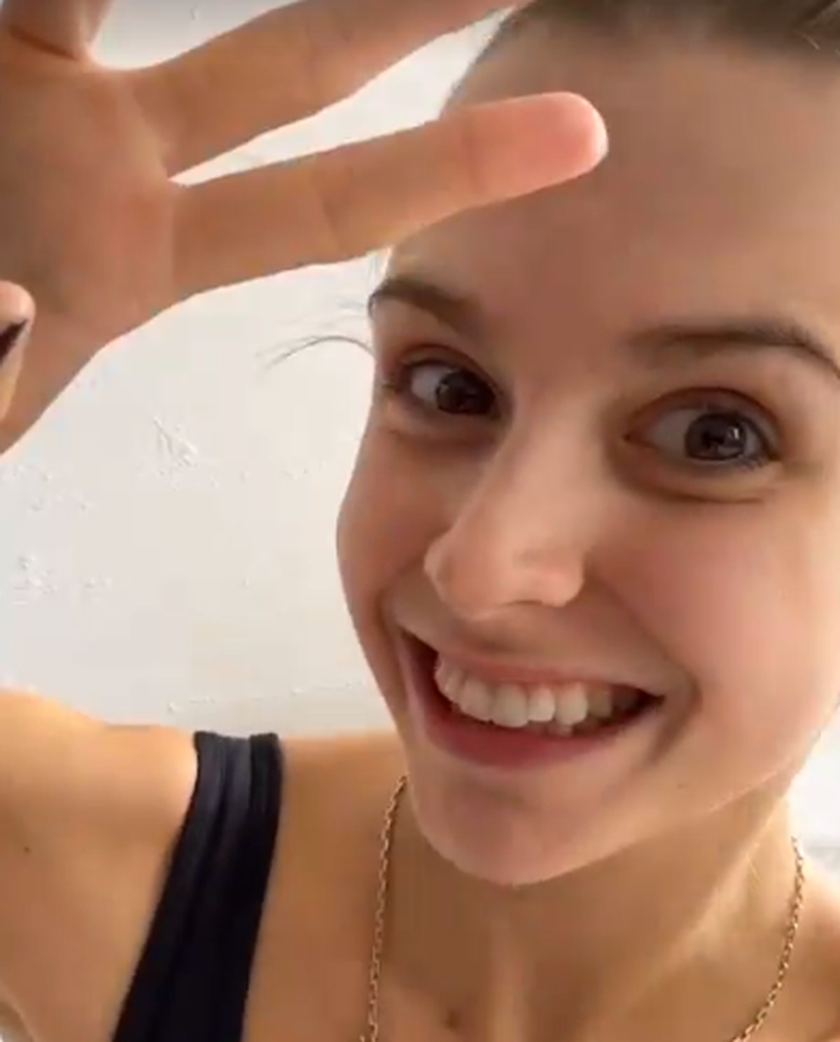 Isa Scherer completa 27 anos e brinca: 'Igual com 26, só que mais exausta'