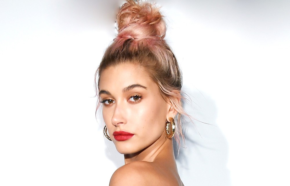 Hailey Bieber vai lançar marca de beleza e aqui está o que já sabemos ...
