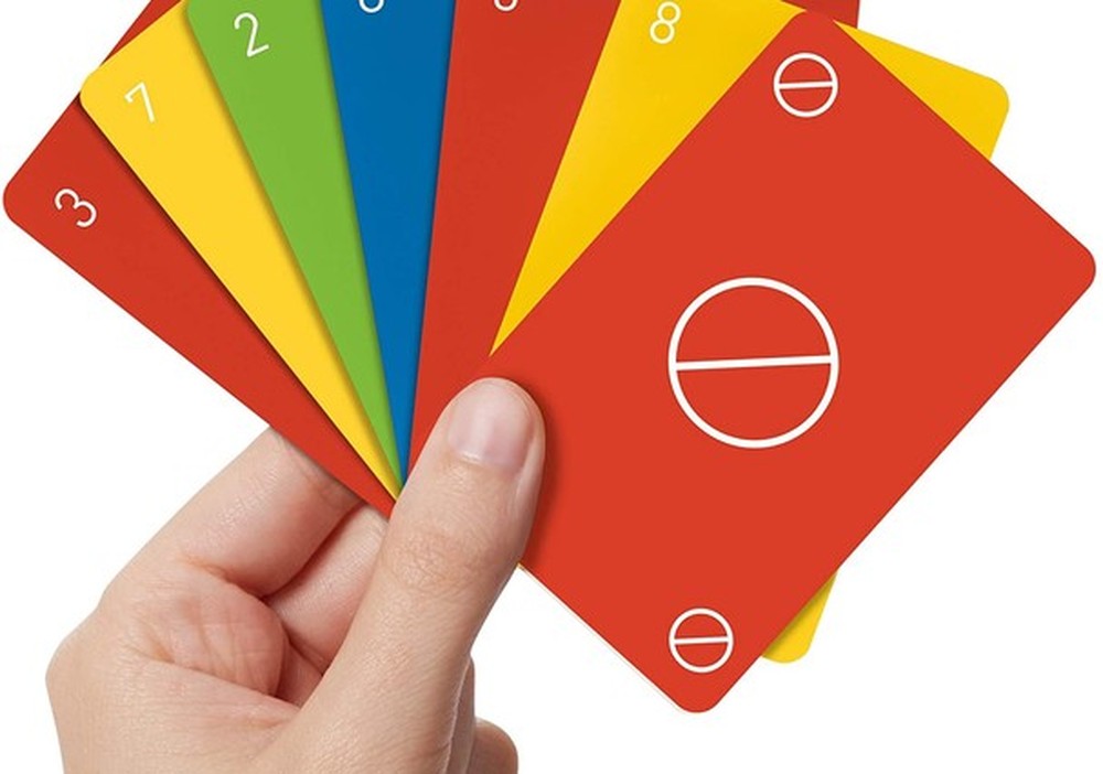 Criado por designer cearense, Mattel lança no Brasil o Uno Minimalista