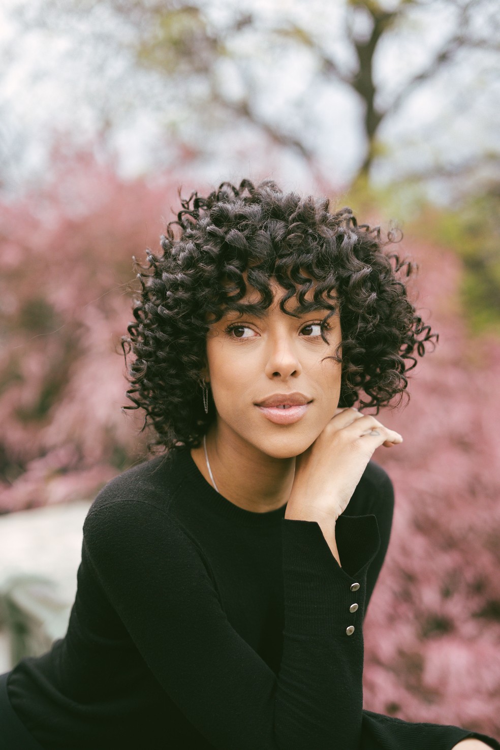 Depois do sucesso em Todas as Flores, Yara Charry estreia musical e faz ...