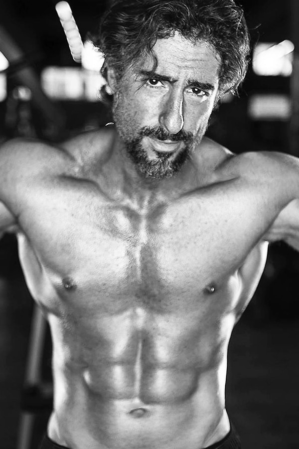 Marcos Mion compartilha ensaio na academia: 'Pra me inspirar de novo'