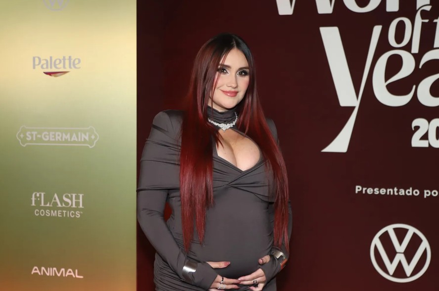 Grávida, Dulce María exibe barriguinha com look justo em evento de ...