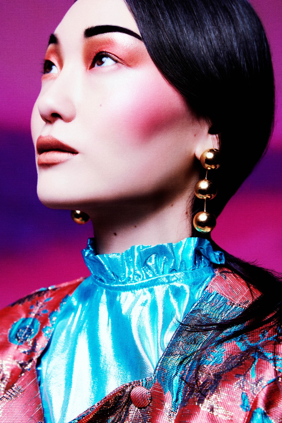 Giulia Song entrega inspirações para usar tons vibrantes na maquiagem ...