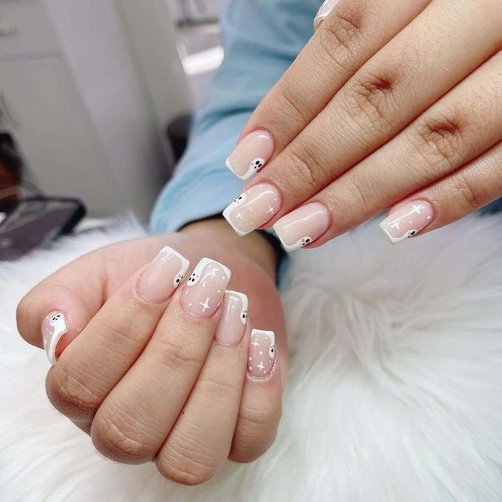 Unhas de Halloween: a nail art de fantasma é a tendência da vez