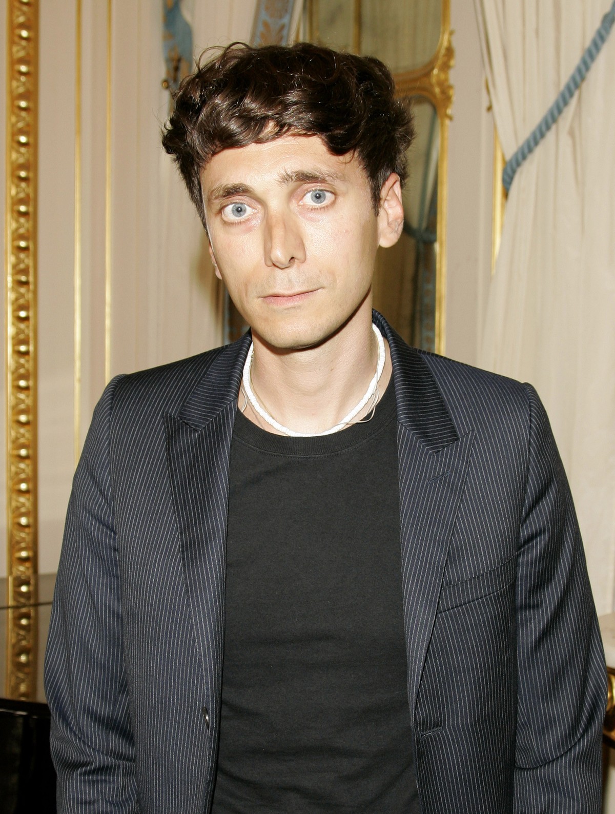 Hedi Slimane deixa direção criativa da Celine, que terá Michael Rider ...