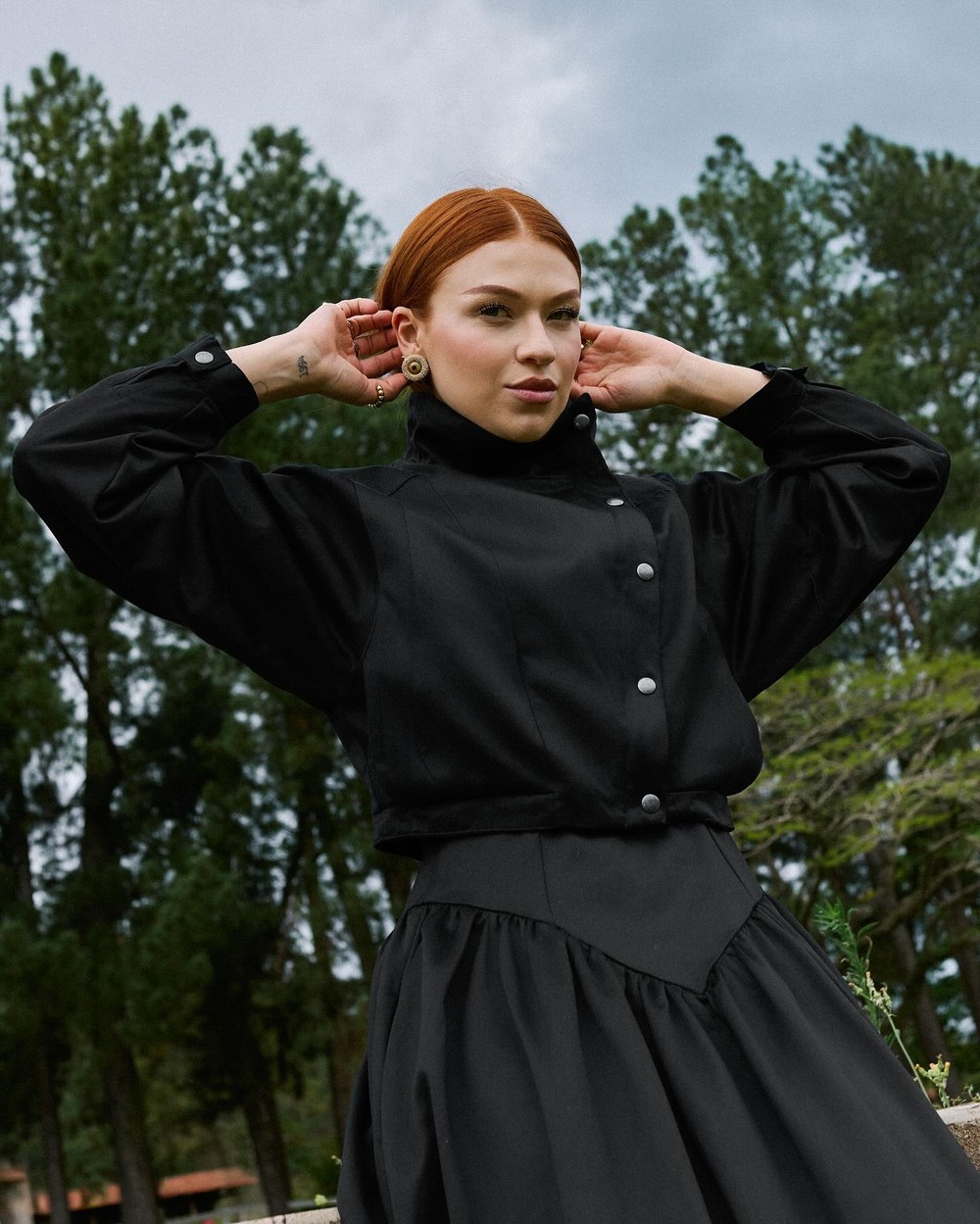 Savana Sá divide status de fashionista com seguidoras em nova collab