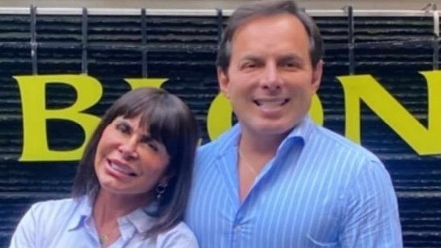 Gretchen combina figurino com o marido