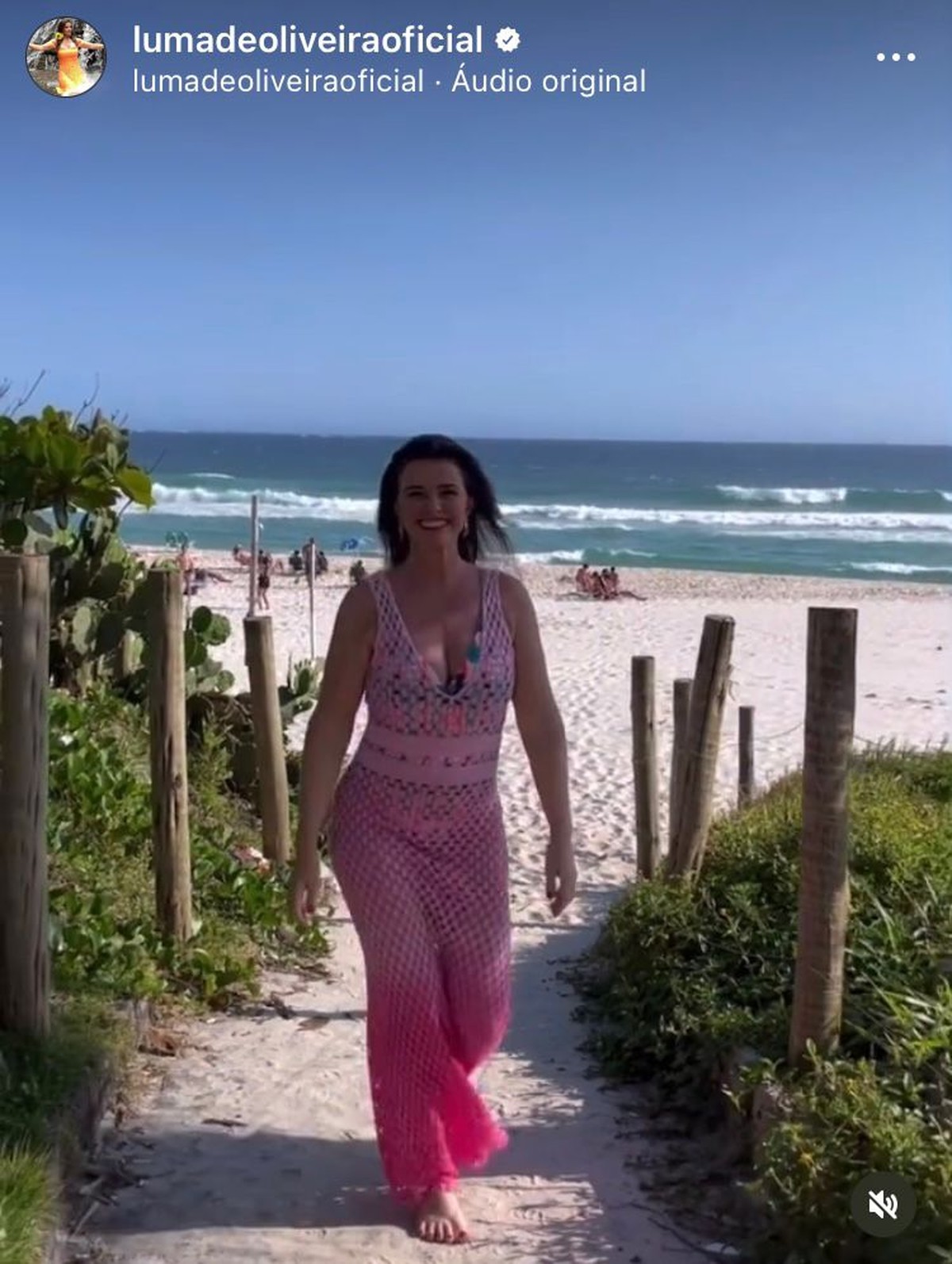 Musa dos anos 1990, Luma de Oliveira surge deslumbrante em praia ...