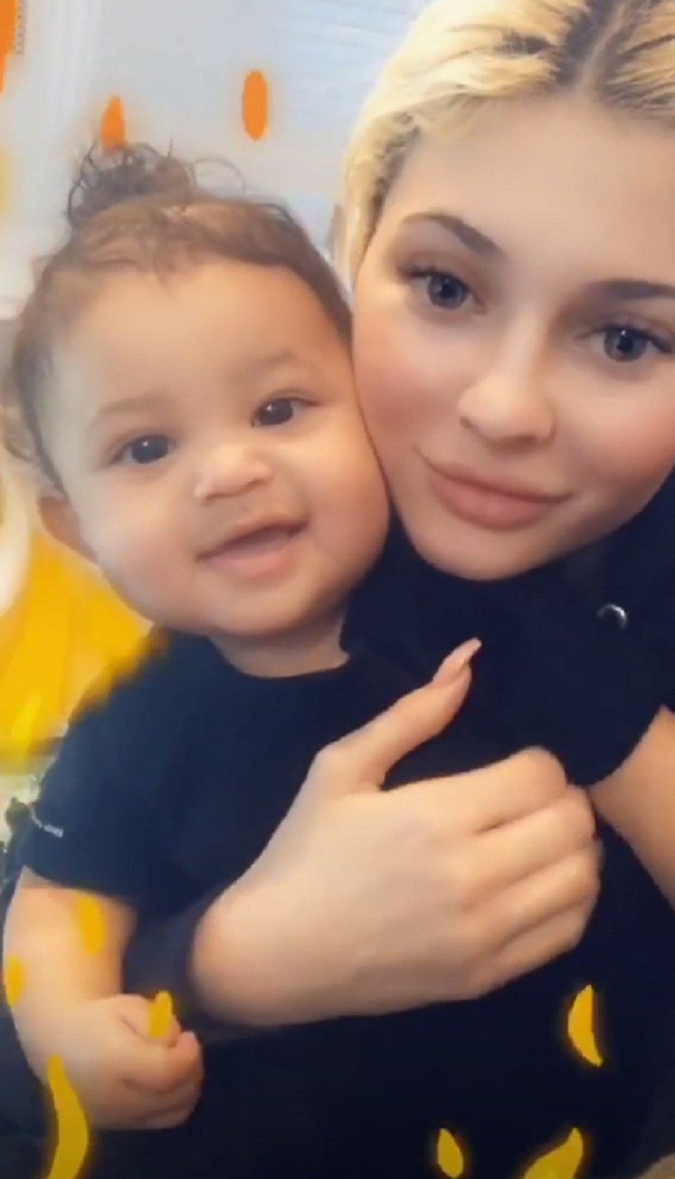 Kylie Jenner faz vídeo super fofo com Stormi