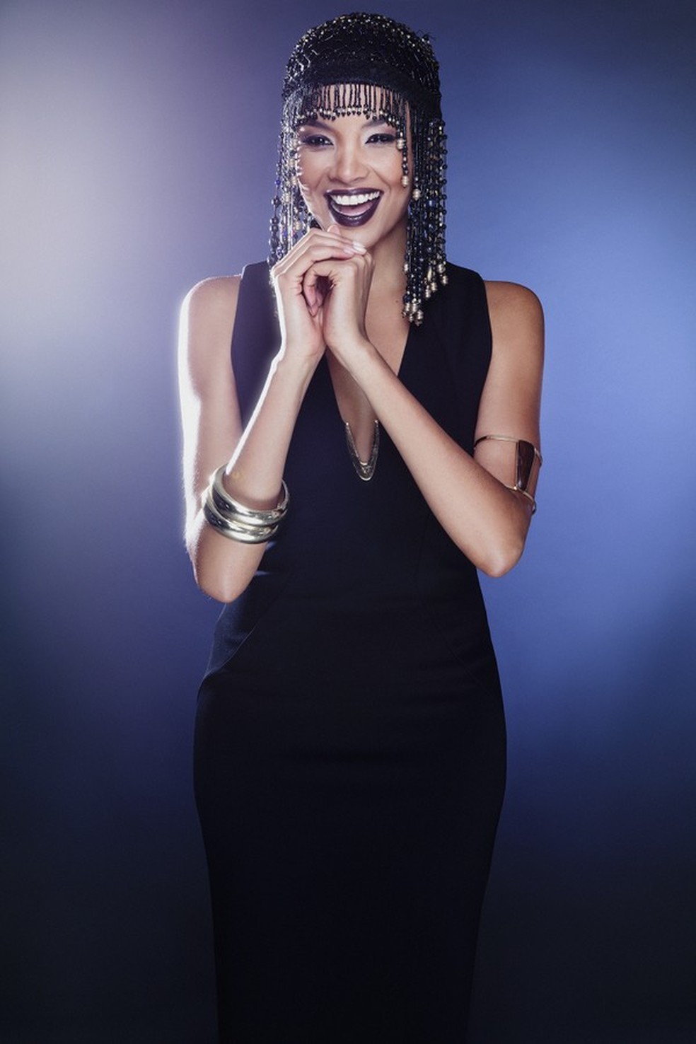 Lucy Ramos se transforma em Whitney Houston para ação social