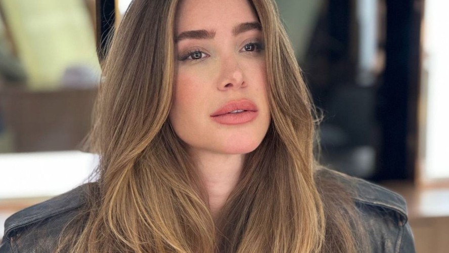 Romana Novais faz transformação capilar: 'Pronta para o verão europeu'
