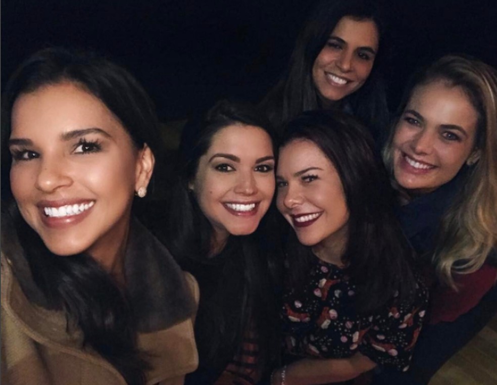 Thaís Fersoza celebra amizade com Mari Rios, Fernanda Souza e Thais Pacholek
