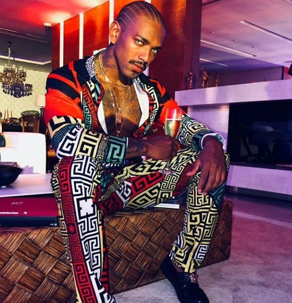 Nego do Borel mostra novo visual e é criticado: 'Parece um cafetão'